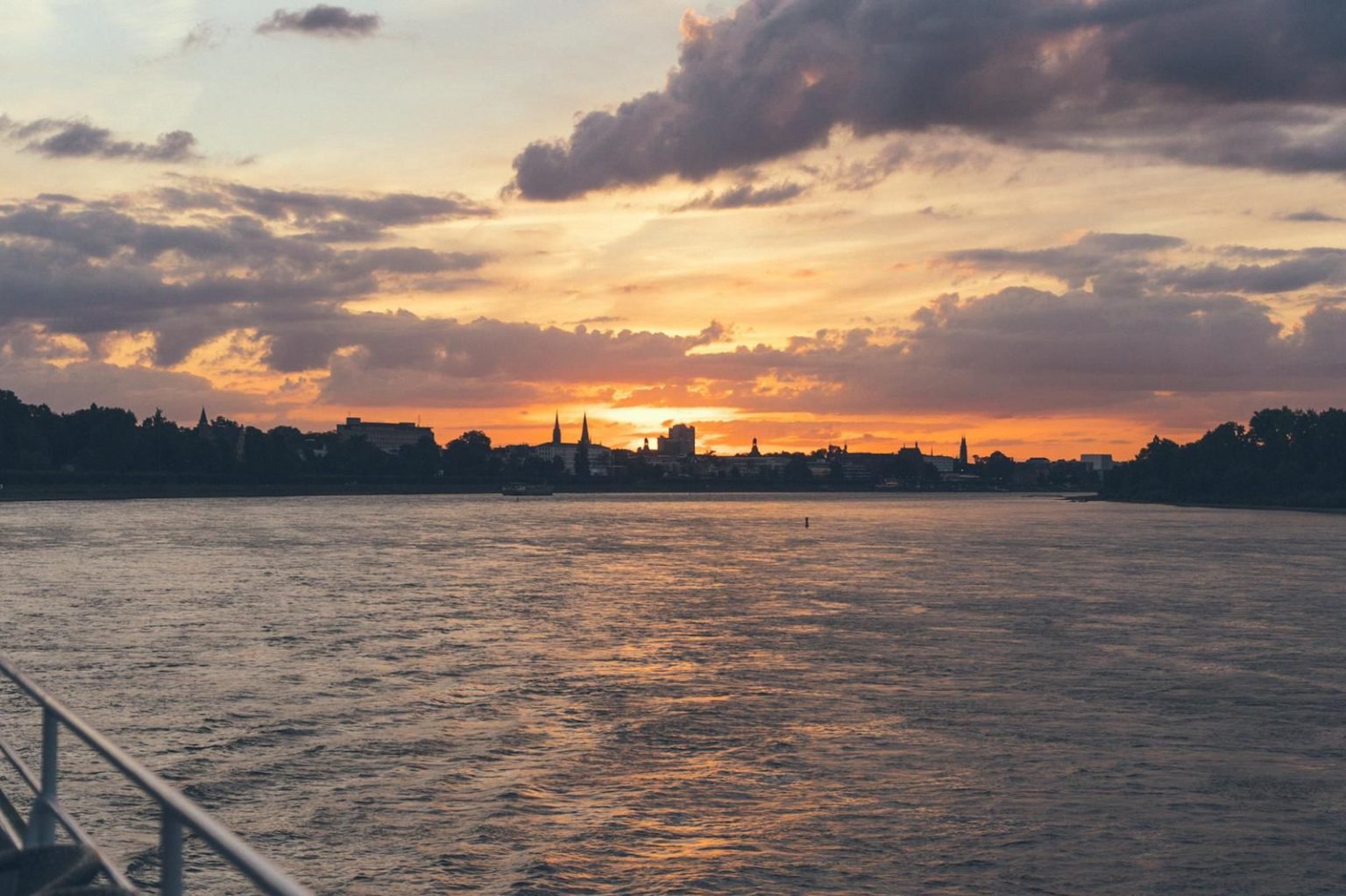 Aktuelle Fotos Personenschiff MS Godesia Rheinschiff